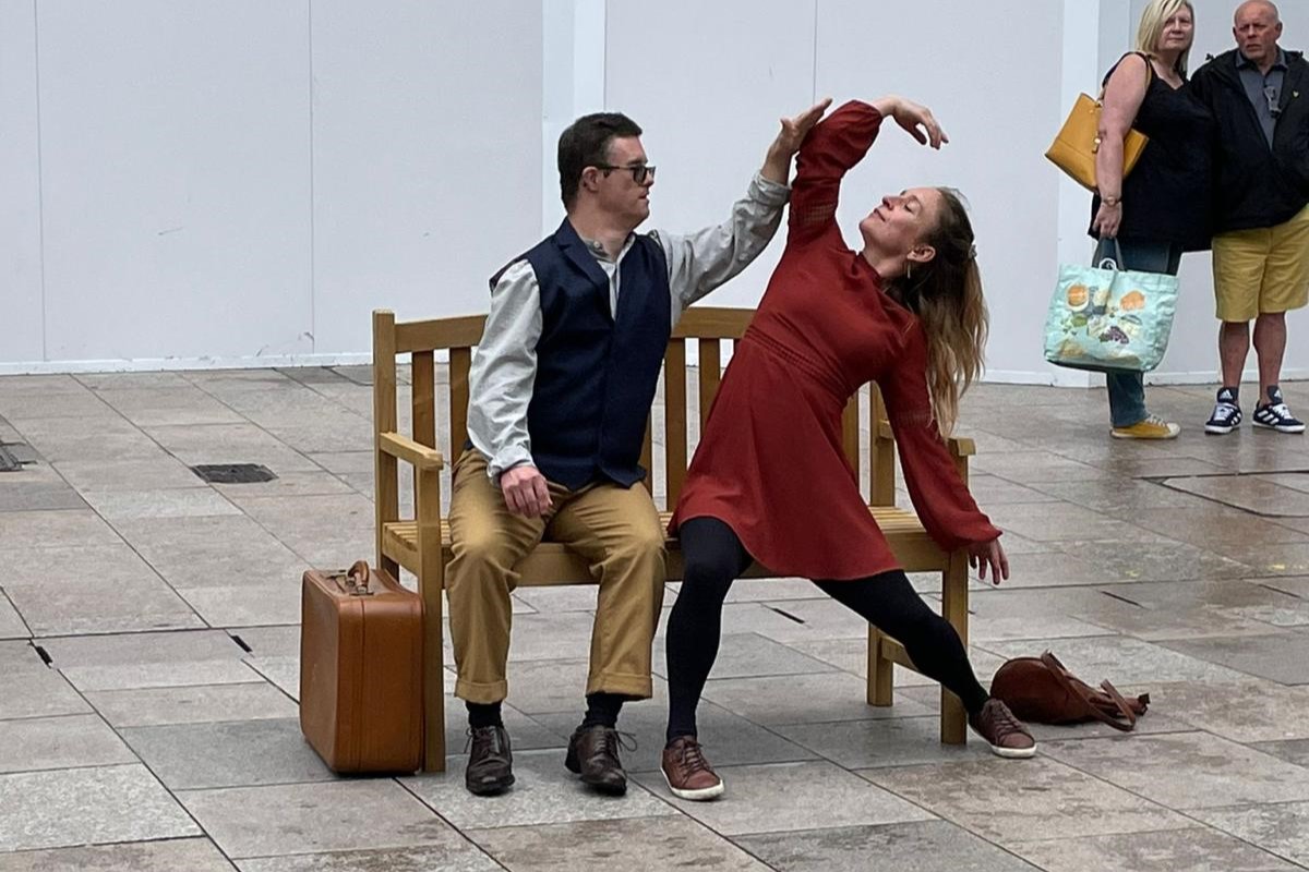 Crossings // Humans Move – Laura Moy